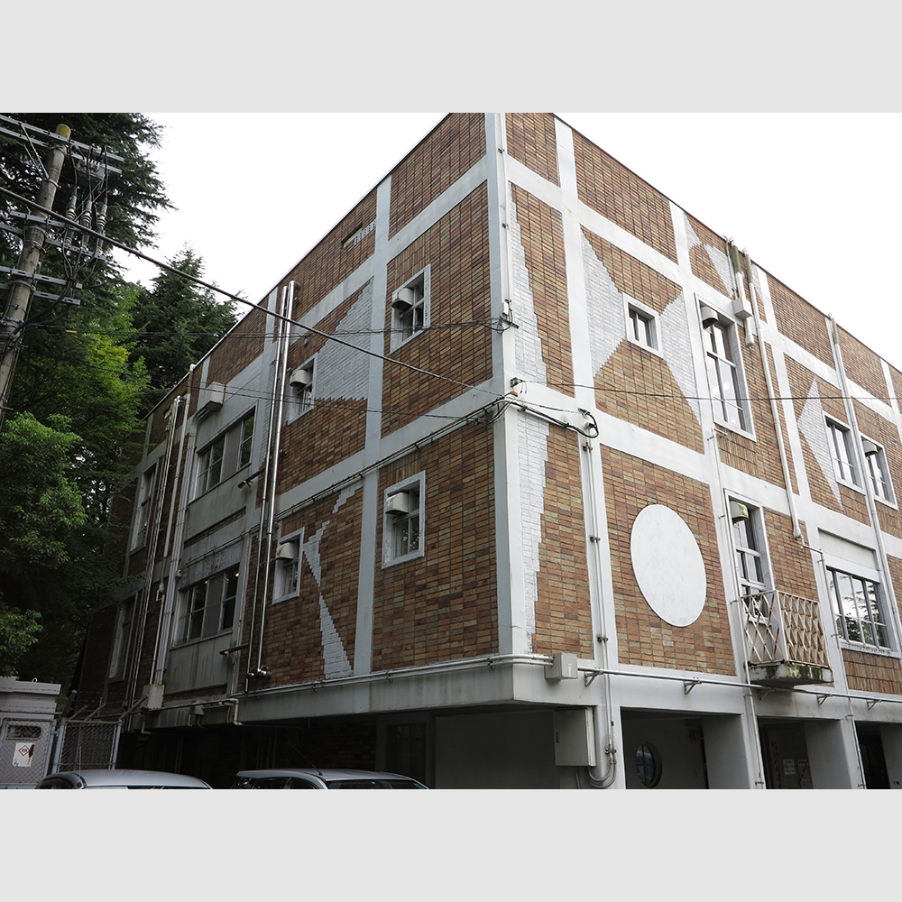 北九州市立八幡図書館 | 日本建築めぐり | 建築パース.com